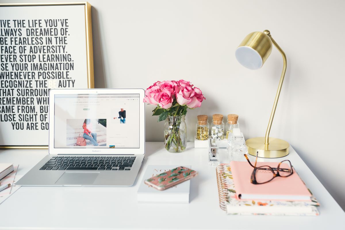 digital-content-creation-aesthetic - Bright Age